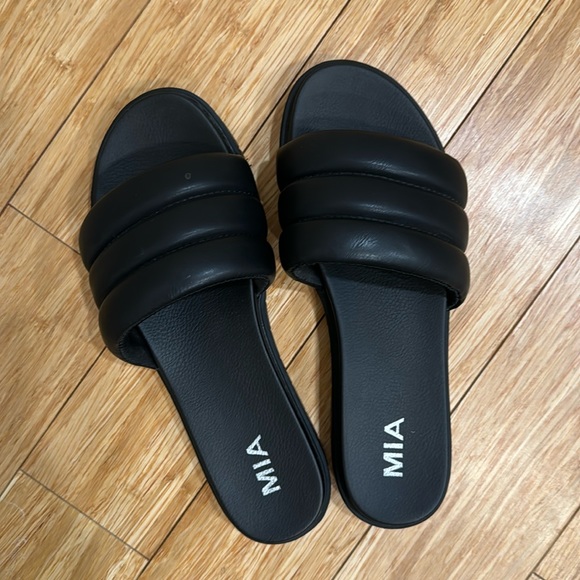 MIA | Shoes | Mia Black Slides | Poshmark